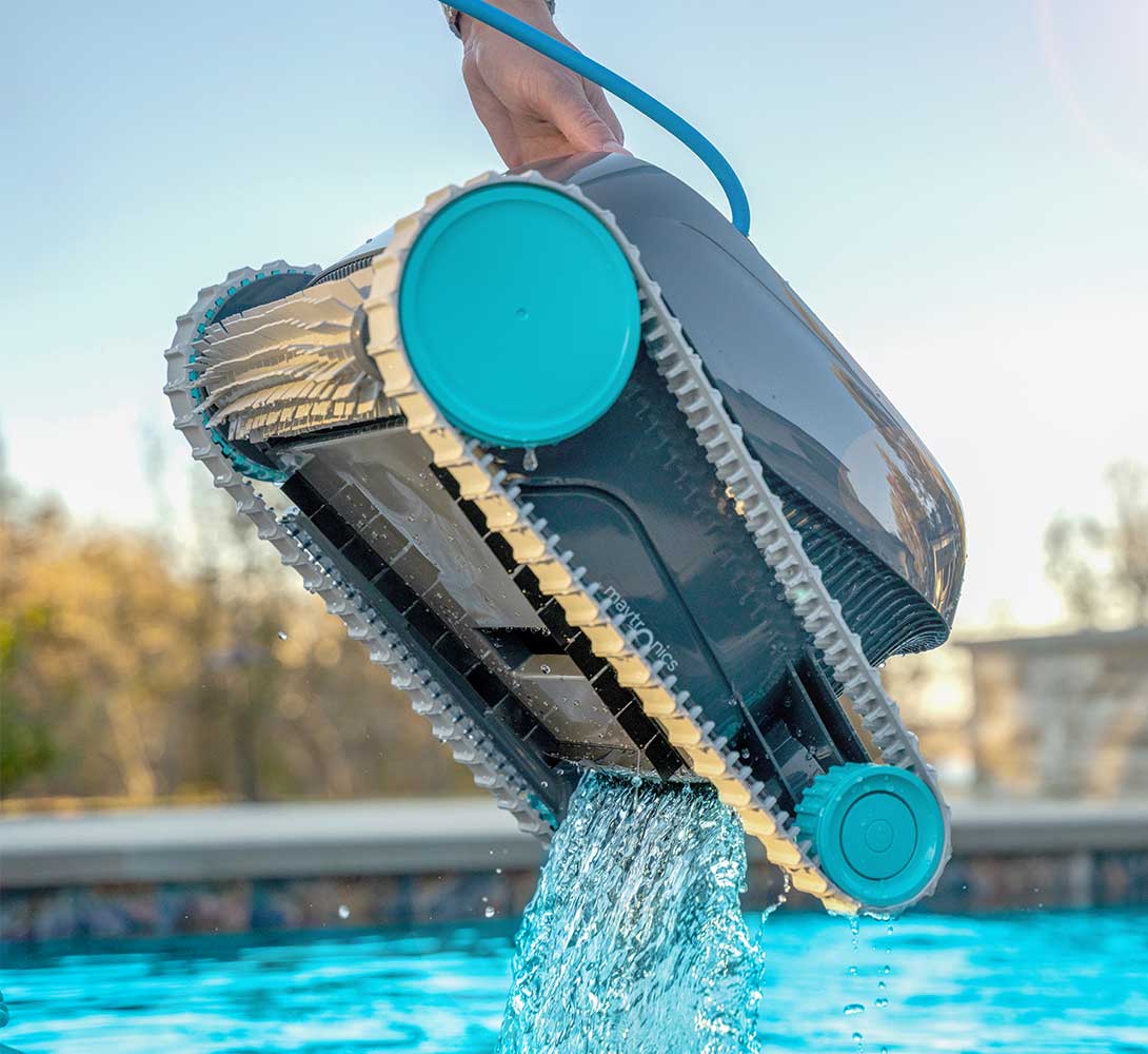 Dolphin ADVANTAGE Robotic Pool Cleaner Review - Robotic Reviews