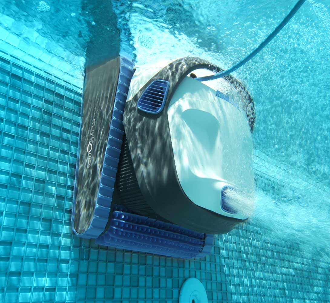 Dolphin S300 Robotic Pool Cleaner Review - Robotic Reviews
