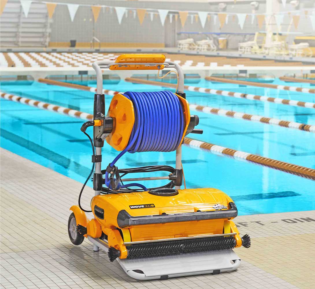 Dolphin Wave 300 XL Robotic Pool Cleaner Review | Robotic Reviews