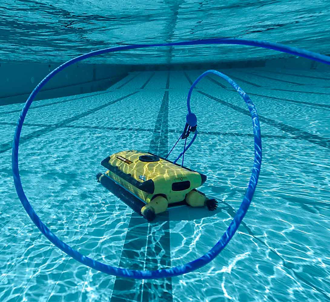 Dolphin Wave 300 XL Robotic Pool Cleaner Review | Robotic Reviews