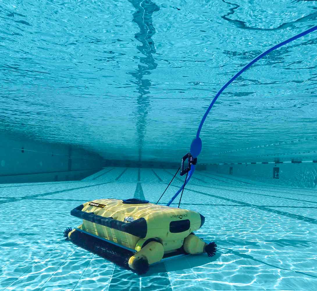Dolphin Wave 300 XL Robotic Pool Cleaner Review | Robotic Reviews